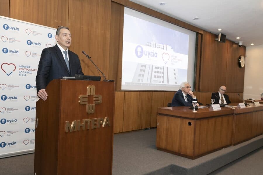 Ο διεθνούς φήμης καθηγητής Καρδιοχειρουργικής Θεόδωρος Κωφίδης στο ...